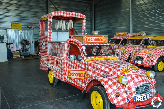 En immersion dans l’atelier des 2CV Cochonou du Tour de France - News d ...