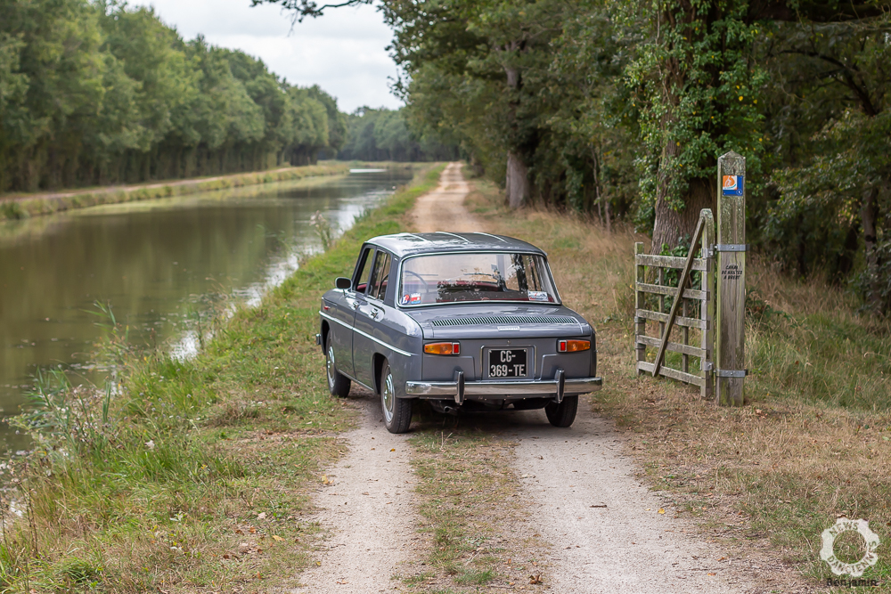 Essai d'une Renault 8 : balade en sac à dos - News d'Anciennes