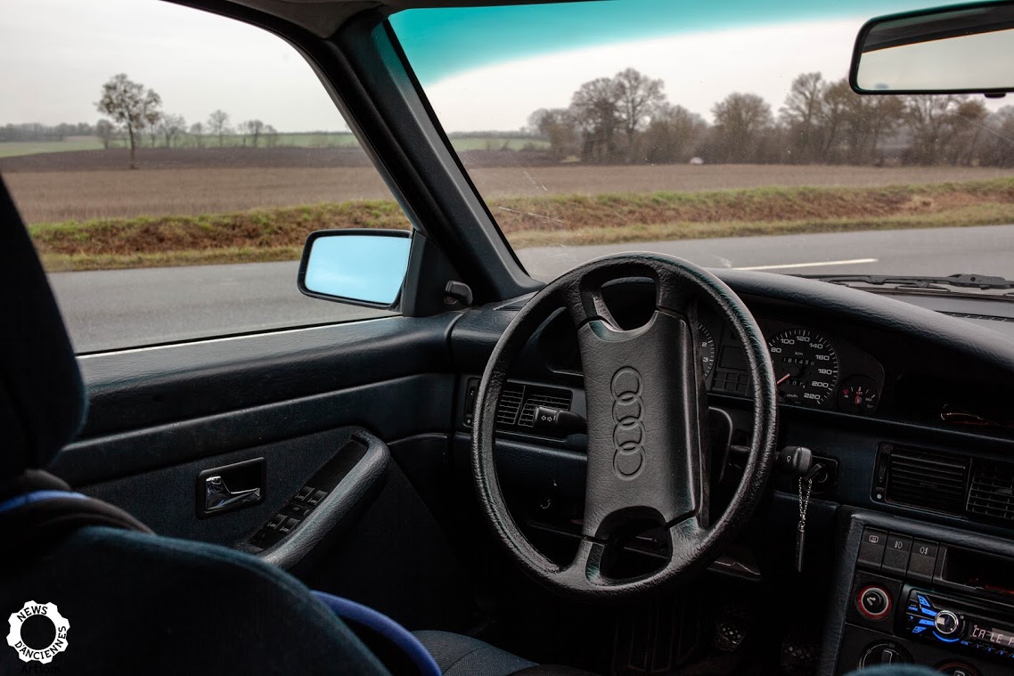 À bord d'une Audi 100, discrétion remarquable et mazout collectionnable ...