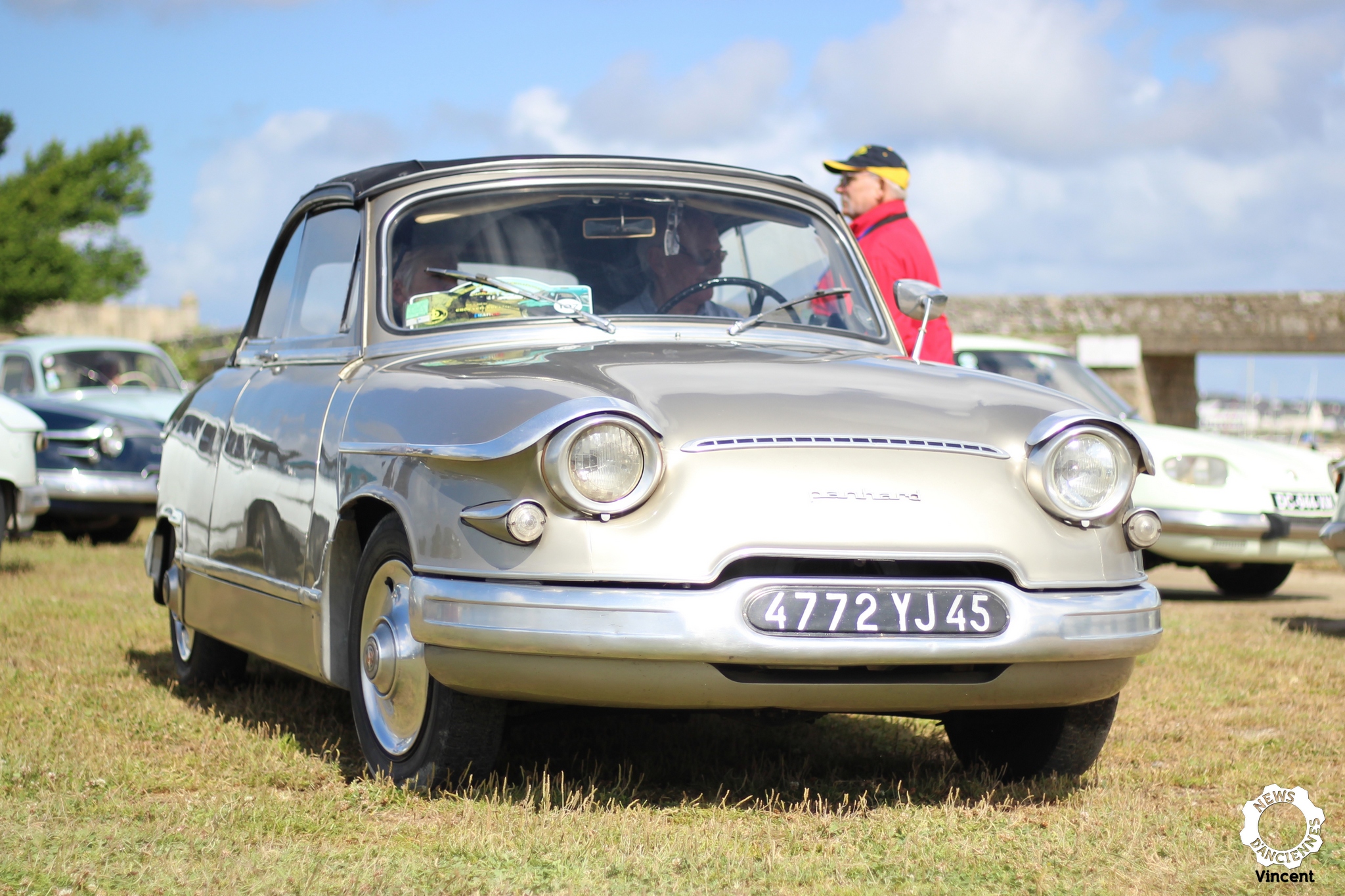 Au volant d'une Panhard PL 17, l'addition gagnante ! - News d'Anciennes