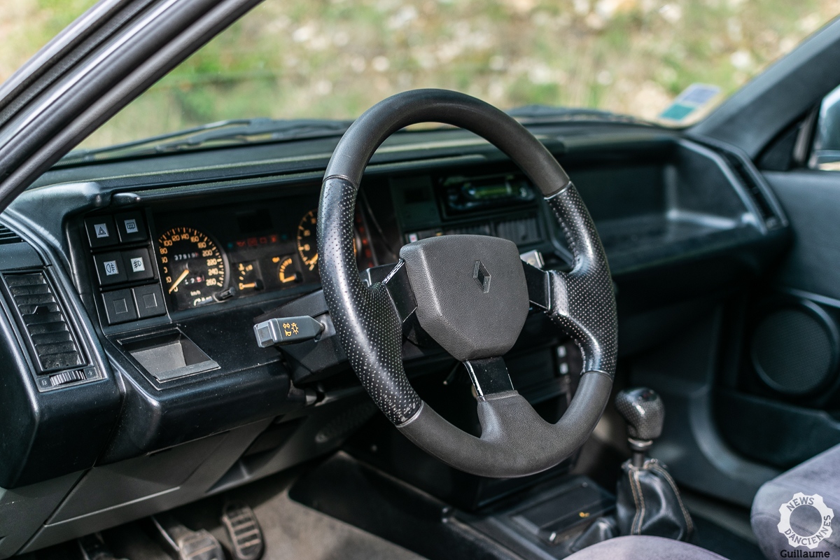 Essai Renault 21 2L Turbo : comme à l'époque, un défi ! - News d'Anciennes
