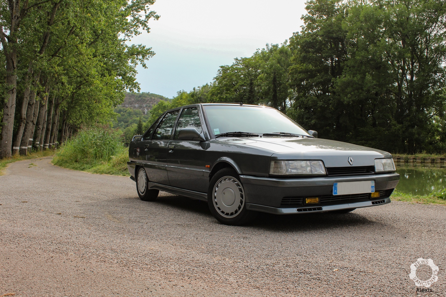 Essai Renault 21 2L Turbo : comme à l'époque, un défi ! - News d'Anciennes