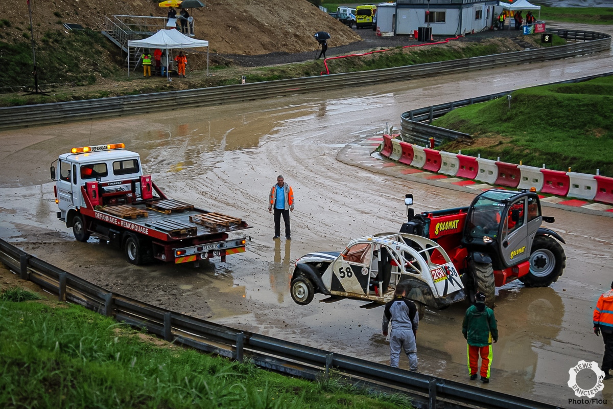 Sous la pluie à la finale du 2CV Cross 2019 - News d'Anciennes