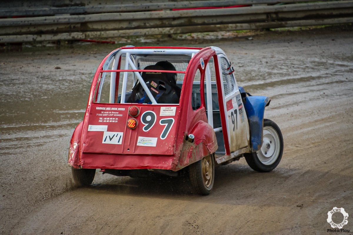 Sous la pluie à la finale du 2CV Cross 2019 - News d'Anciennes