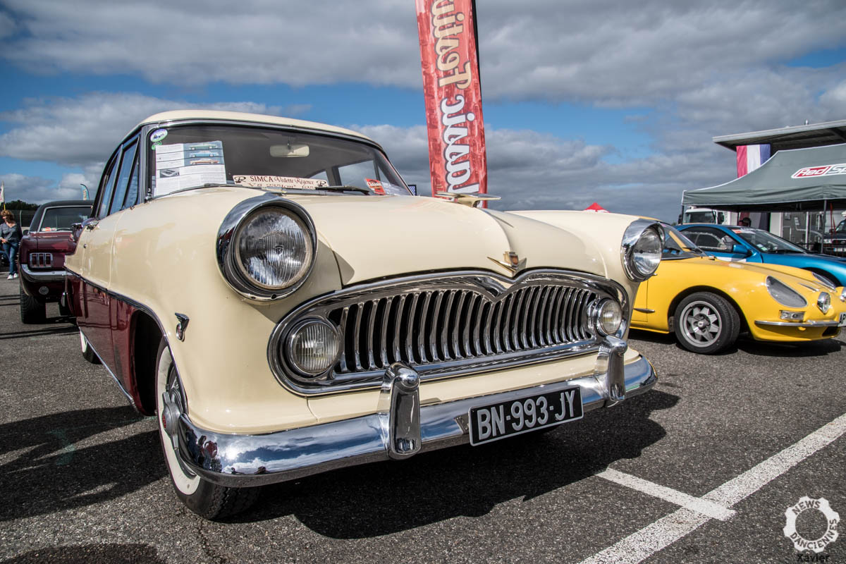 Simca Vedette, le dernier V8 français - News d'Anciennes