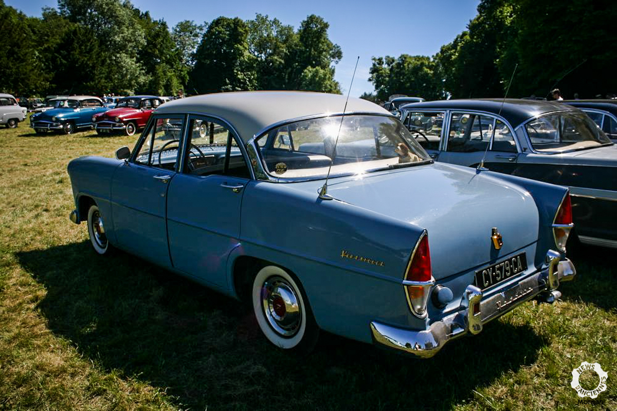 Simca Vedette, le dernier V8 français - News d'Anciennes