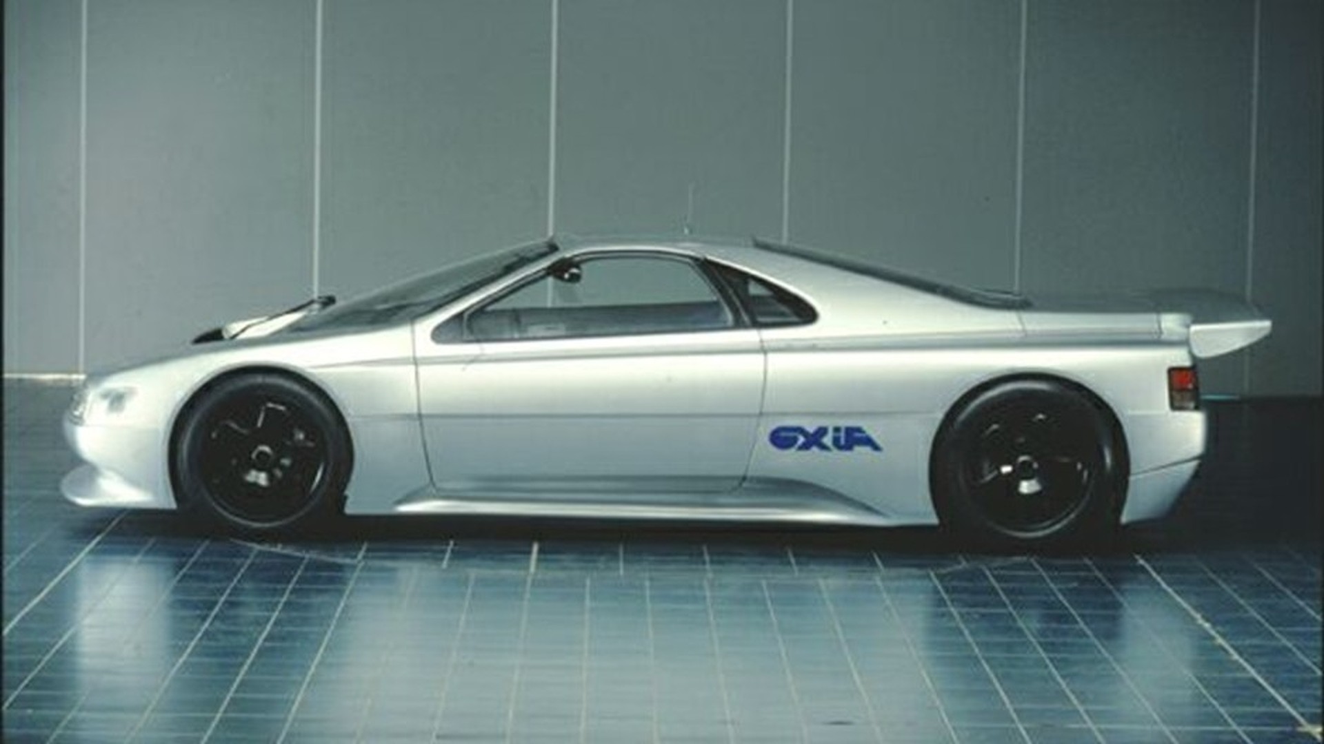 Concepts et Études, ép. 20 : Peugeot Oxia, le Lion sort ses griffes ...
