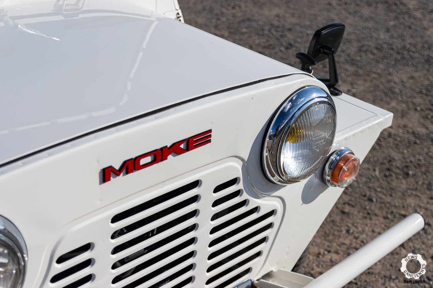 Au volant d'une Mini Moke, pure beach car - News d'Anciennes