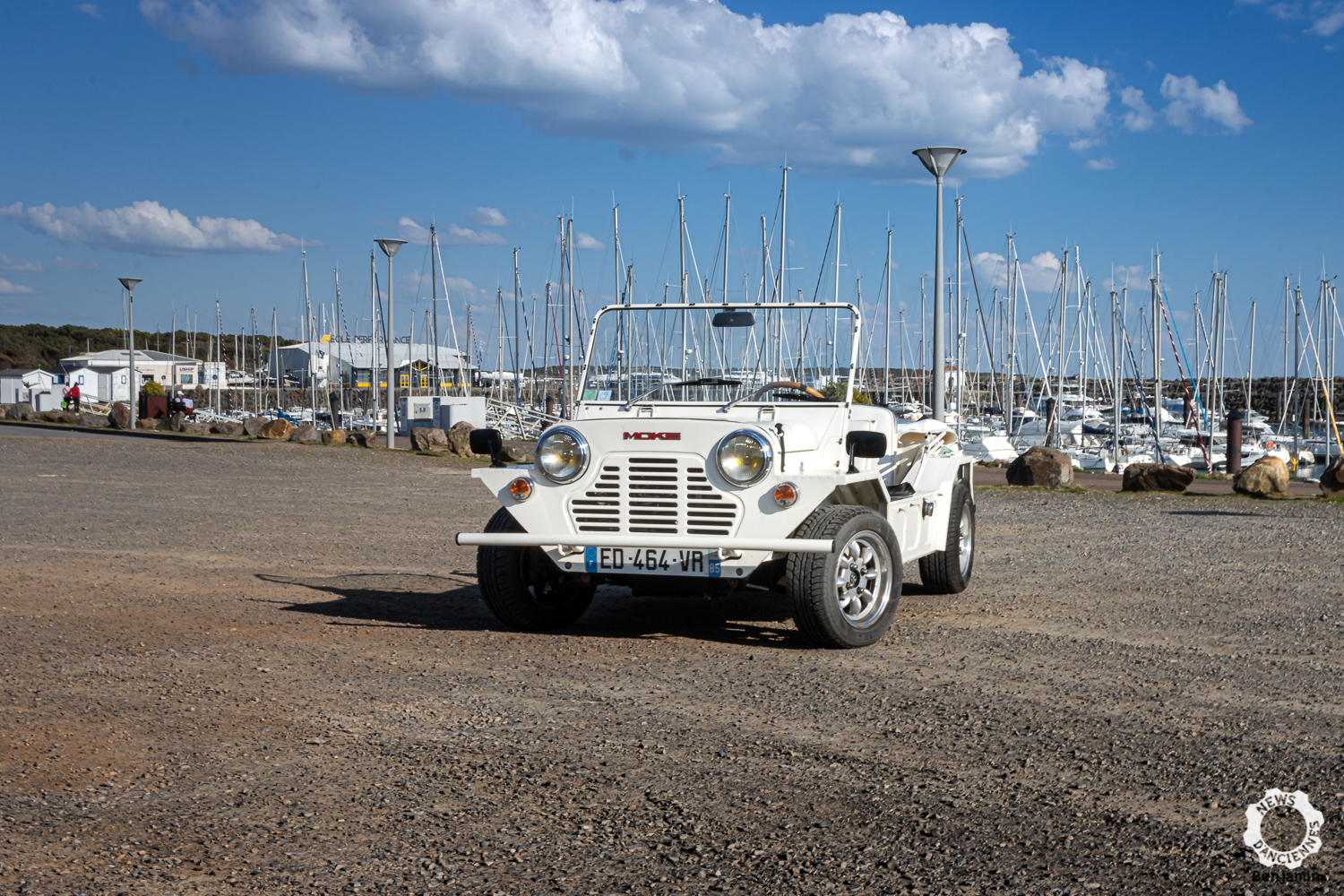 Au volant d'une Mini Moke, pure beach car - News d'Anciennes
