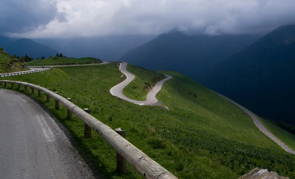 Roadbook d’Anciennes #50 : La route des cols des Pyrénées, 900 km entre ...