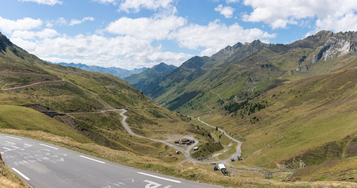 Roadbook d’Anciennes #51 : La route des cols des Pyrénées, 900 km entre ...
