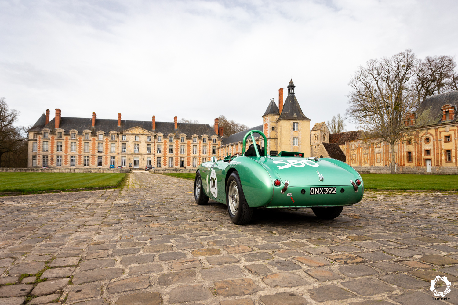 Au volant de l'Austin Healey 100S "Special", prête pour Le Mans Classic ...