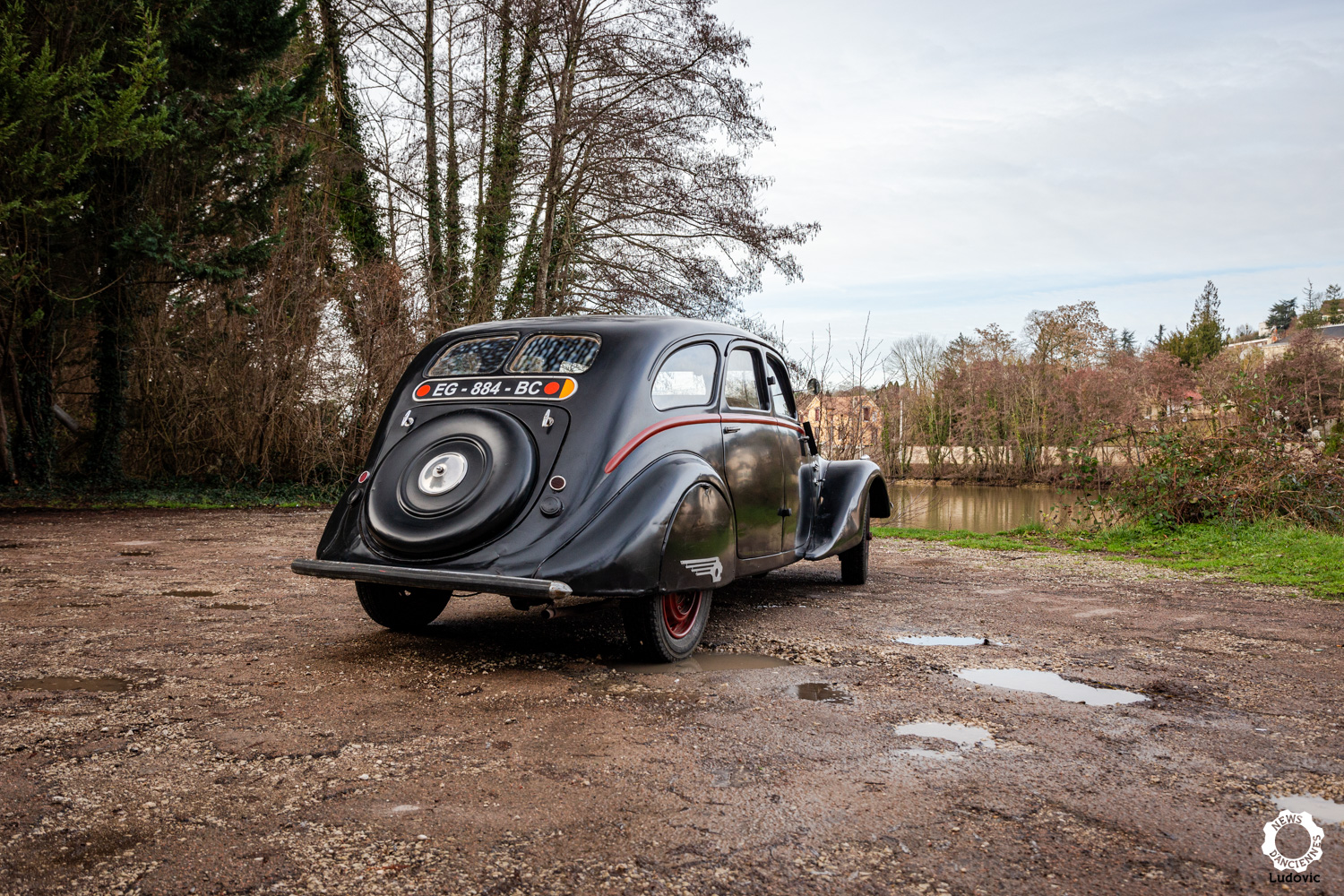 Peugeot 402, une populaire aux nombreux visages et un laboratoire ...