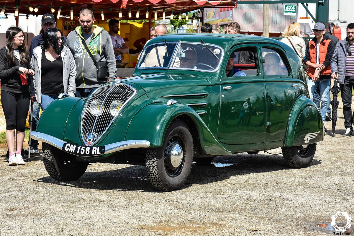 Peugeot 402, une populaire aux nombreux visages et un laboratoire ...