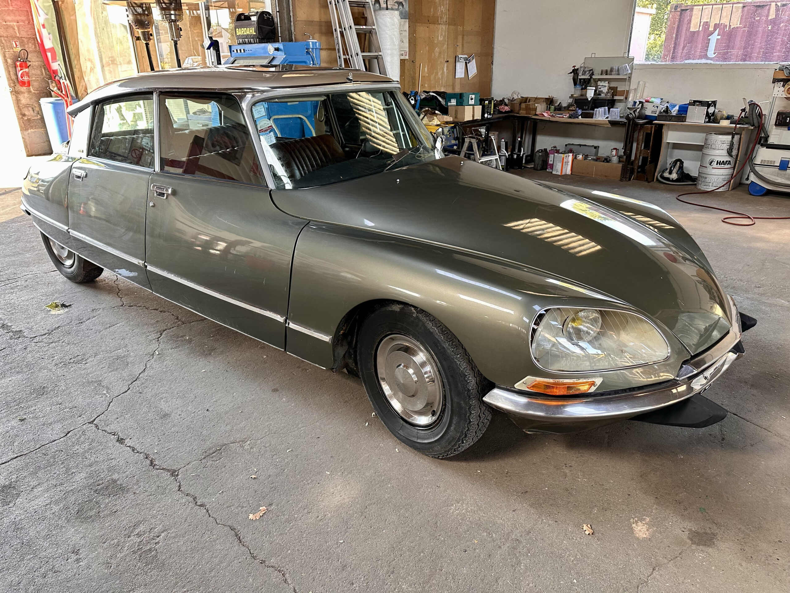 6 petites annonces de voitures anciennes, sélection française et ...