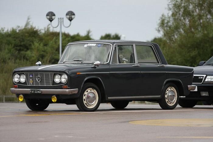 Modèles à la Une : Lancia Fulvia, le V4 italien - News d'Anciennes