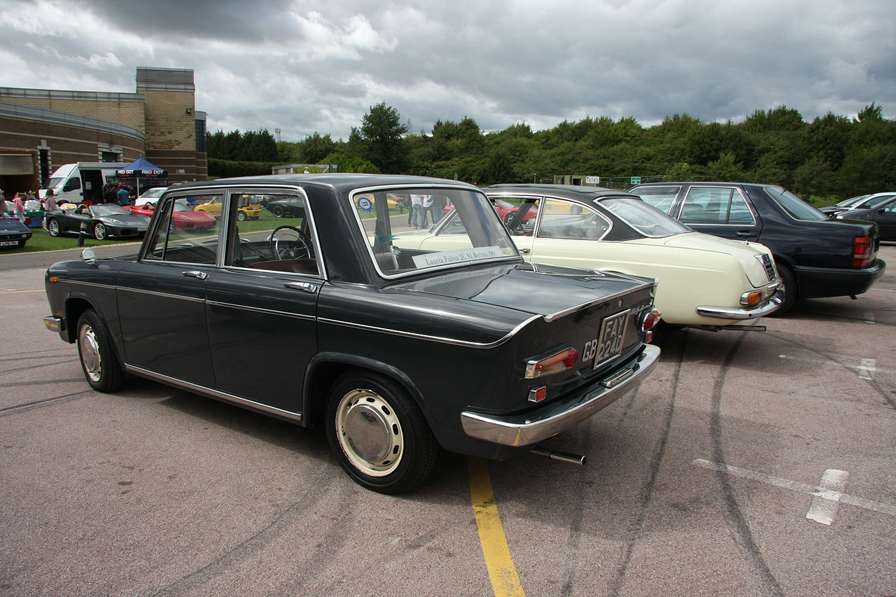 Modèles à la Une : Lancia Fulvia, le V4 italien - News d'Anciennes